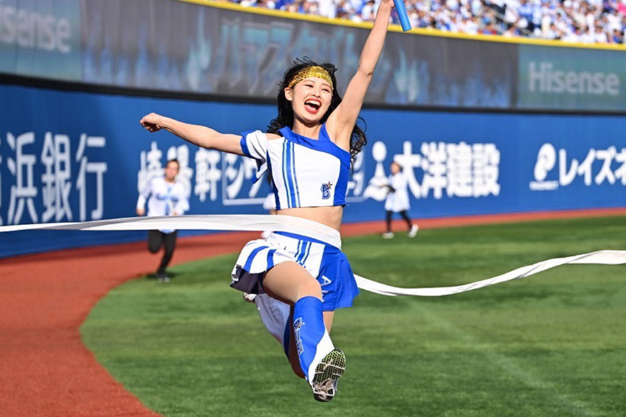 DeNA"速すぎるチア"Akiが今季限りで卒業 誕生日に電撃発表「全力で走り続けます」 | Full-Count
