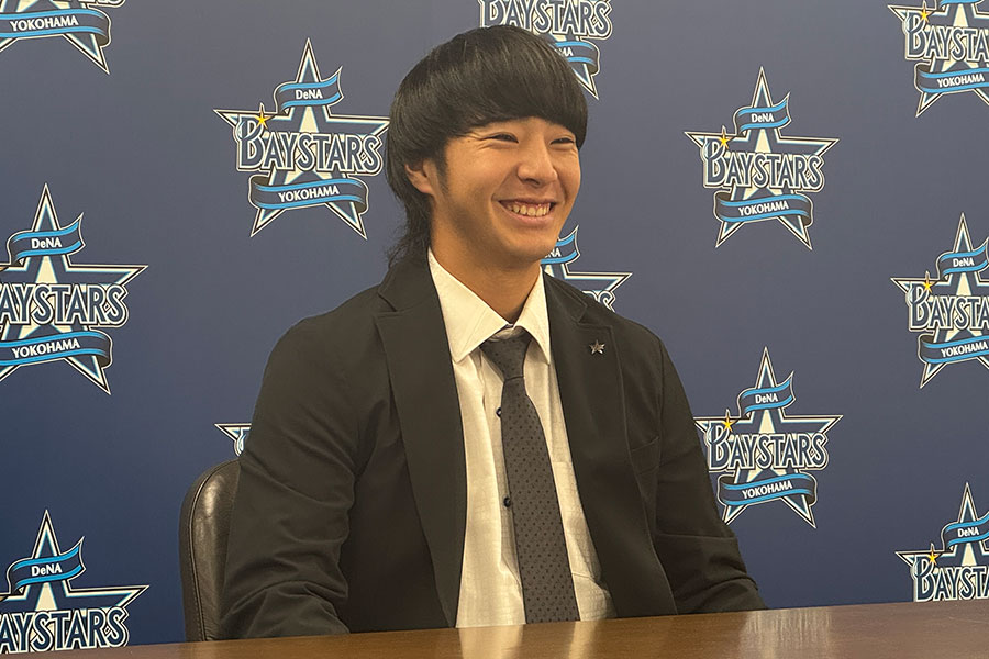 DeNA度会隆輝が3500万円で更改 900万増も「やらないとダメ」…今秋から三塁に挑戦中 | Full-Count